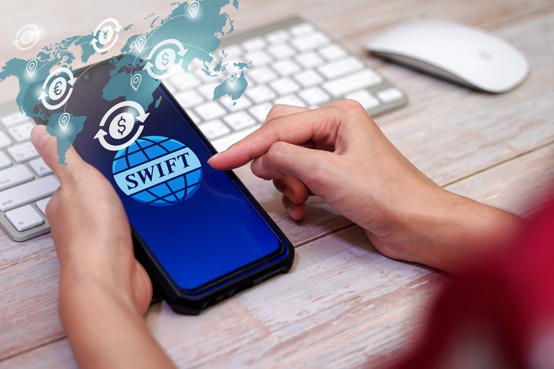 How to Make a Fast SWIFT Transfer Through a Digital Bank?